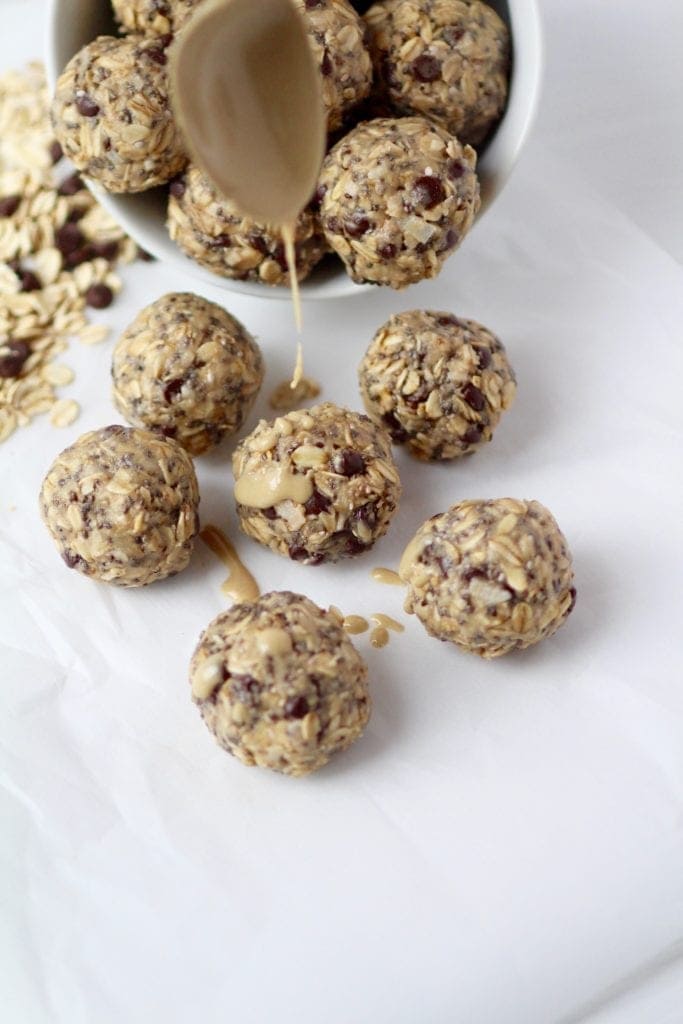 no-bake chocolate tahini energy bites | nourish move love