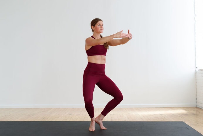 15-Minute Barre Workout (Video) | Nourish Move Love